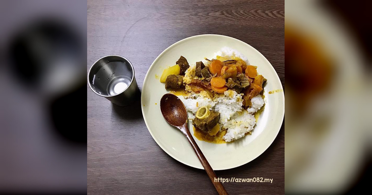 Masakan pertama di dapur baru, kari daging kambing Brahim’s